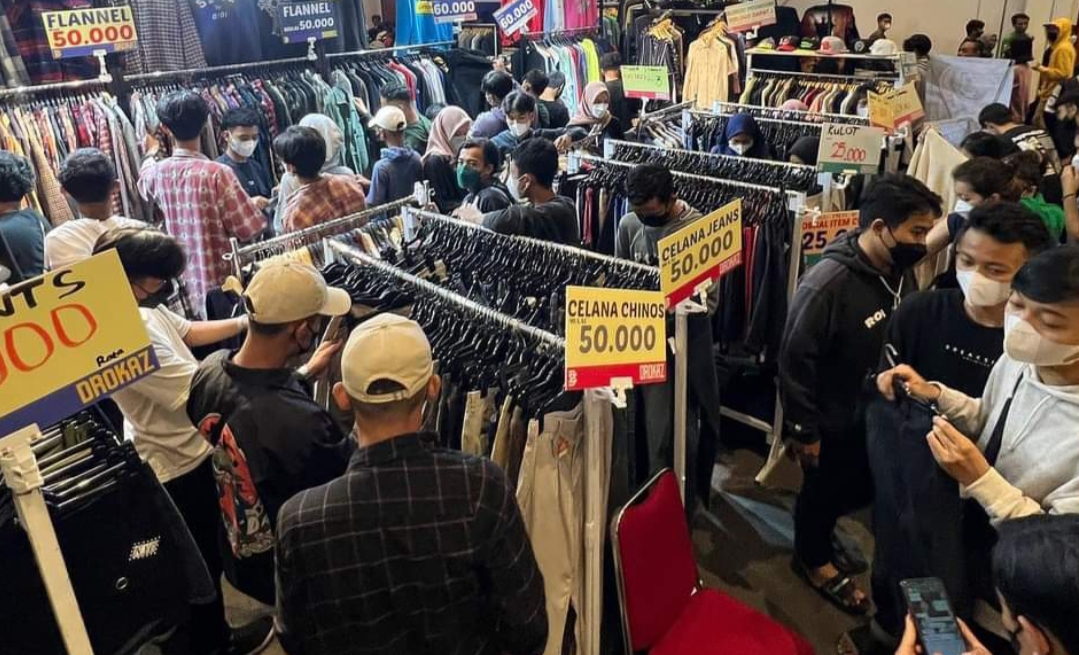Thrifting hingga Brand Lokal: Tren Fashion GenZ yang Berdampak ke ...